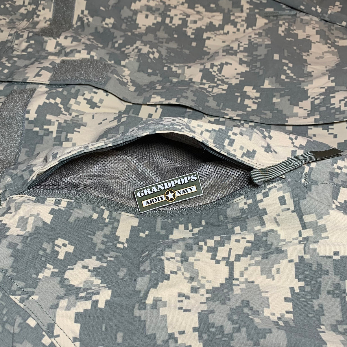 U.S. Army ACU Digital Camouflage Mid Weight Soft Shell ECWCS GEN III C ...